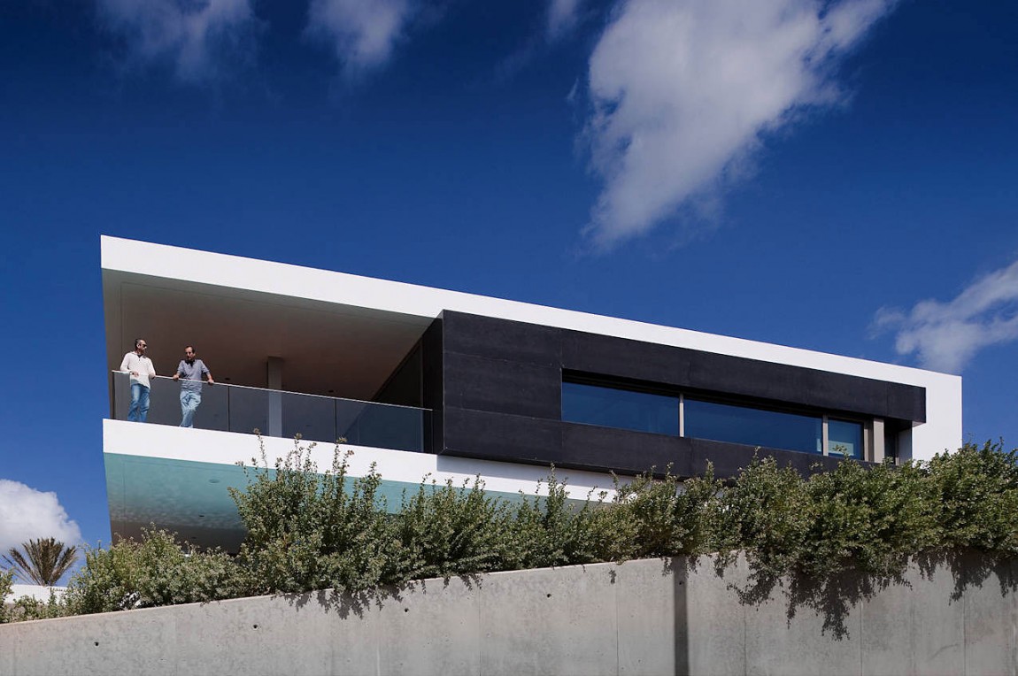 The Superb House in Lagos by Mario Martins Atelier - MyFancyHouse.com