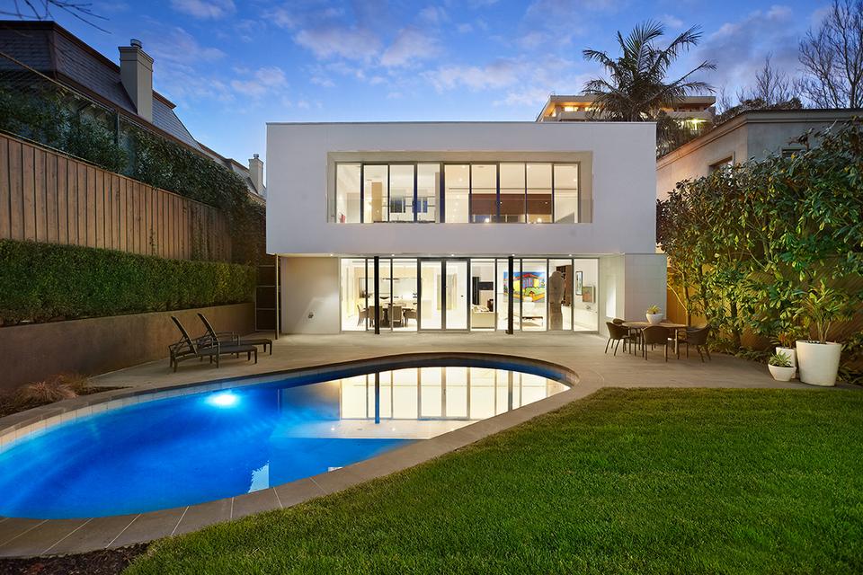 Contemporary Family Home in Toorak, Australia - MyFancyHouse.com