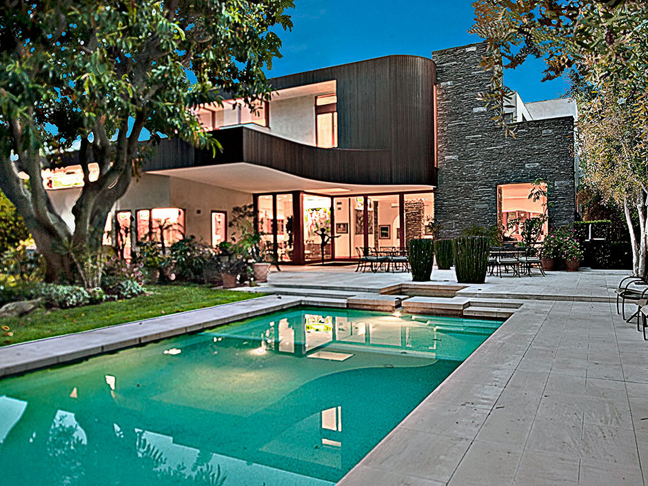 Elegant and Luxurious Home by Leonardo Umanski - MyFancyHouse.com