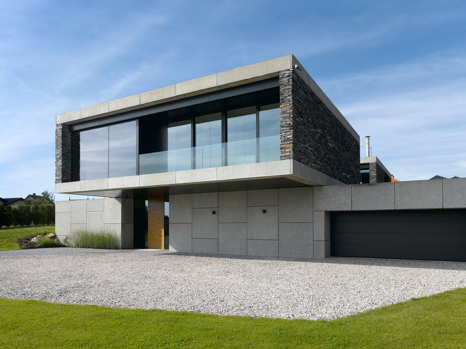 Compact Villa Řitka by studio pha - MyFancyHouse.com