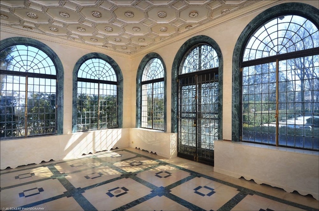 Aristocratic Schweppe Estate in Illinois - MyFancyHouse.com