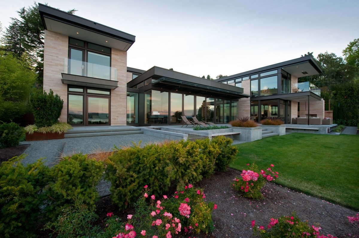 Sustainable Park Hilltop Residence by Stuart Silk Architects ...
