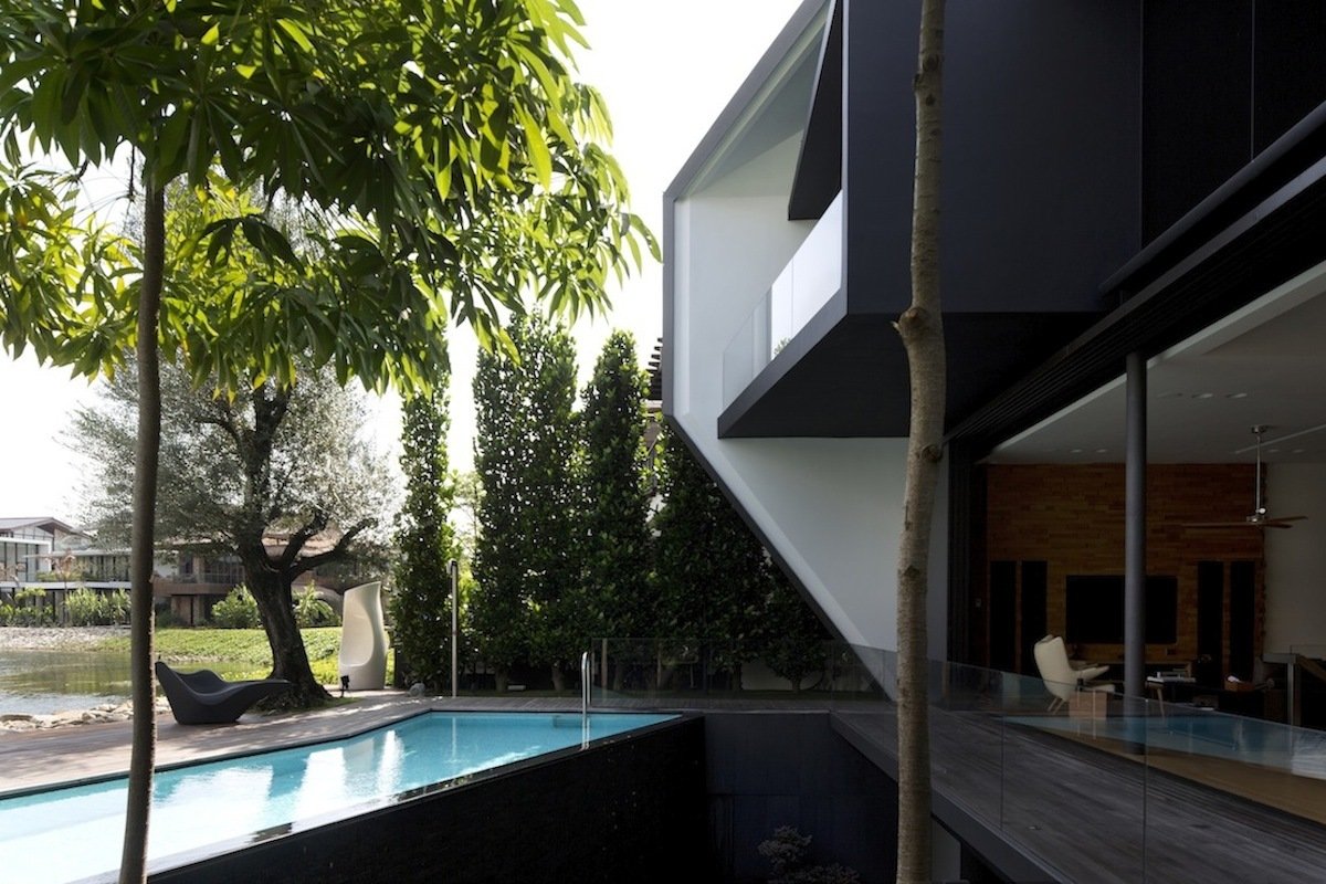 Impressive Diamond House in Singapore - MyFancyHouse.com