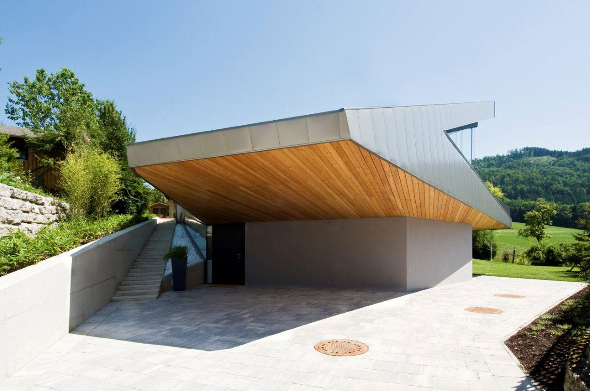 Modern and Luxurious Villa H in Salzburg, Austria - MyFancyHouse.com