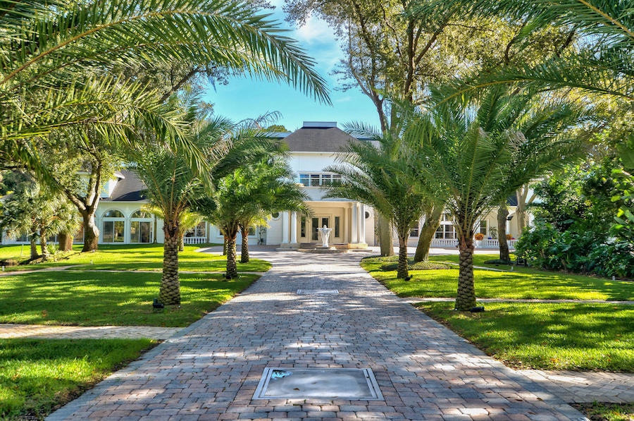 Mesmerizing Gated Avila Estate in Florida, USA - MyFancyHouse.com