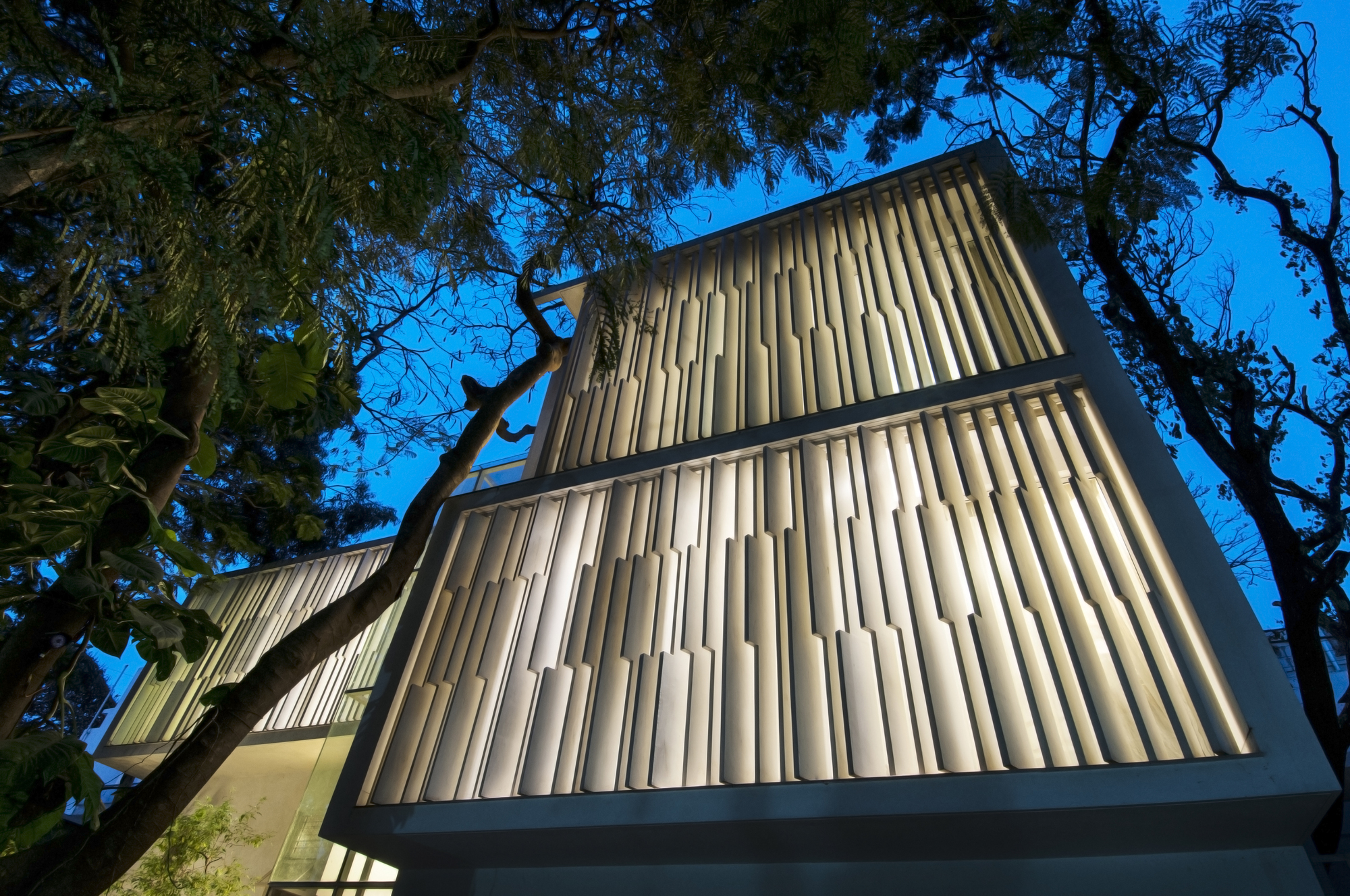 Impressive Wilson Garden House in Karnataka, India - MyFancyHouse.com