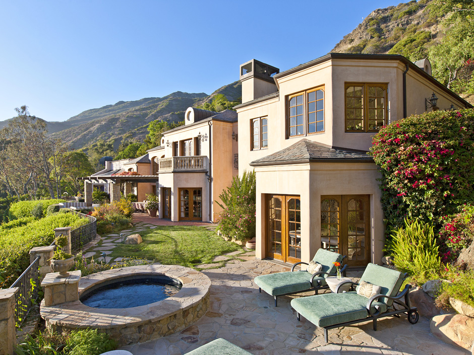 Lavish Estate In Serra Retreat, Malibu - MyFancyHouse.com