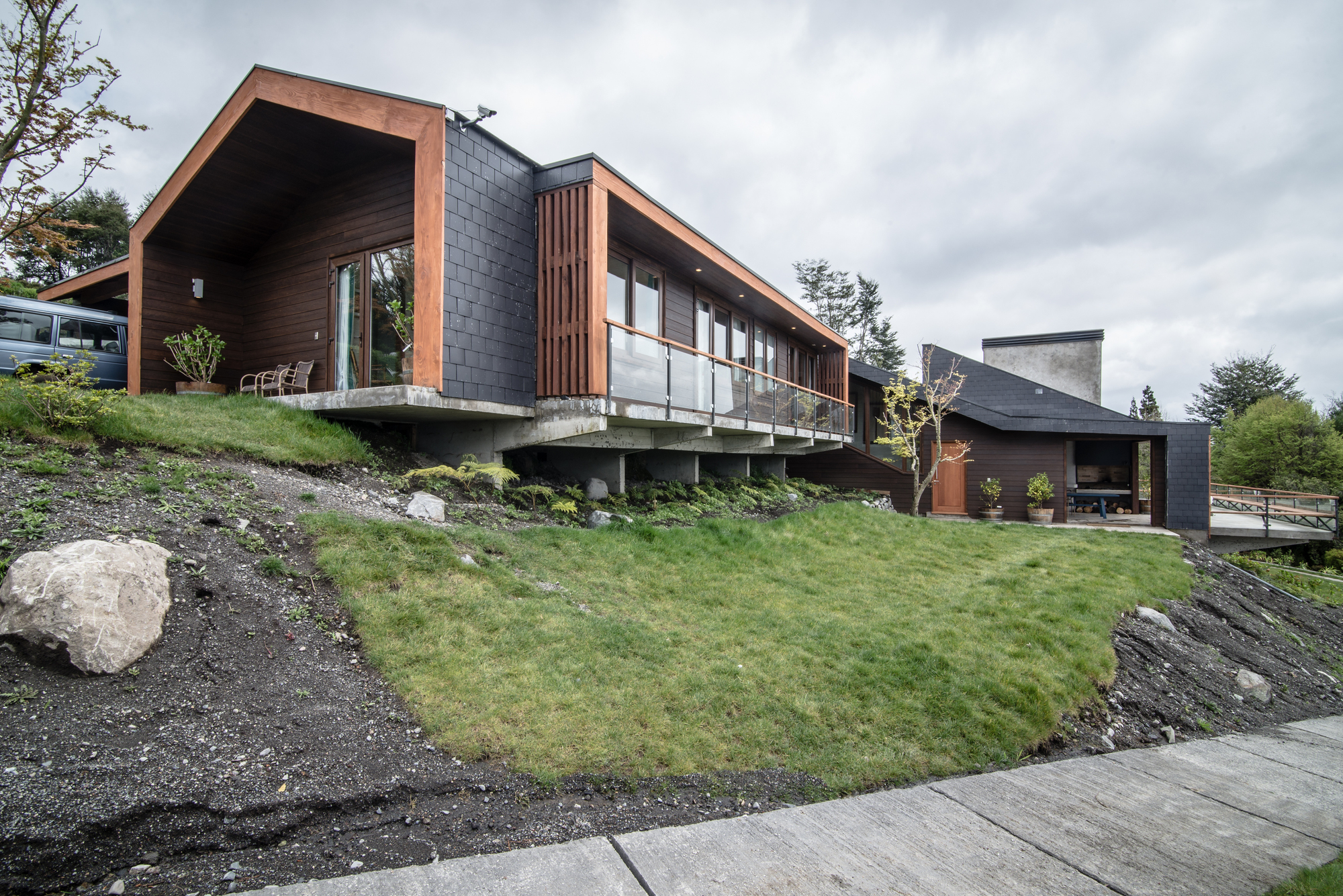 Rustic And Elegant ED House In Araucanía Region, Chile - MyFancyHouse.com