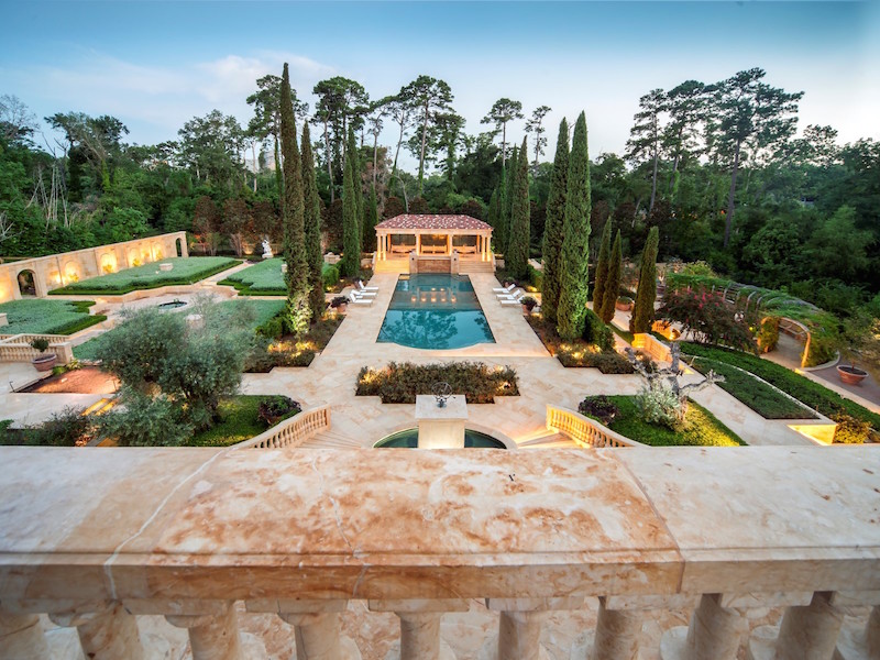 Neoclassical Château In Houston, Texas, USA - MyFancyHouse.com